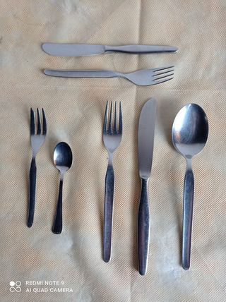 servizio completo di posateria (stock)