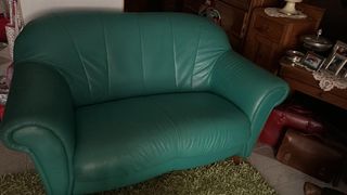 Divano in pelle 2 posti ottime