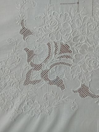 Tovagliato tutto ricamato a mano x18 pos