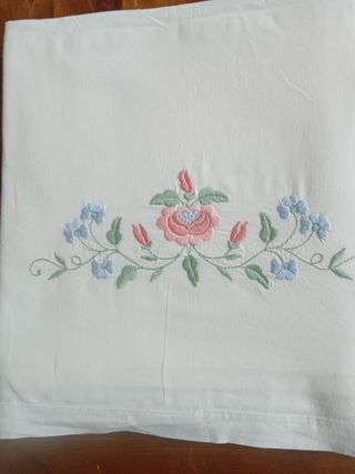 Lenzuola matrimoniale ricamato senza fed