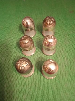 Set piccoli contenitori per sale e pepe