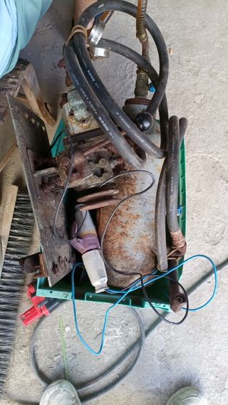 Pompa oleodinamica per salpareti