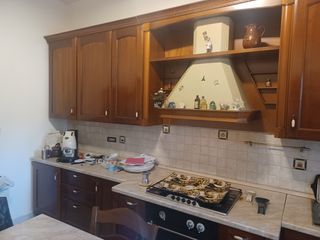 Vendo cucina e vetrina