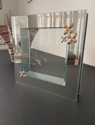 Vaso in vetro con decorazione in argento