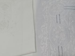 Lenzuolo con due federe ricamato