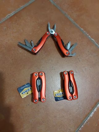 Set coltellino svizzero rosso