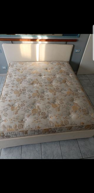 Letto matrimoniale contenitore