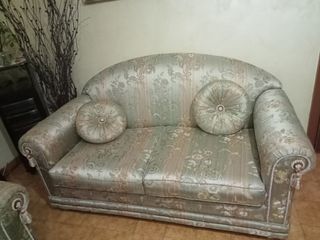 Vendo 2 divani 100 euro