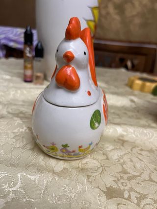 gallina in ceramica