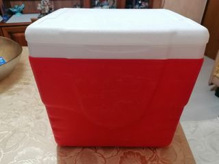 Frigorifero portatile da campeggio con 2 borracce