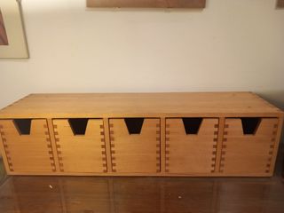 Mobiletto porta oggetti