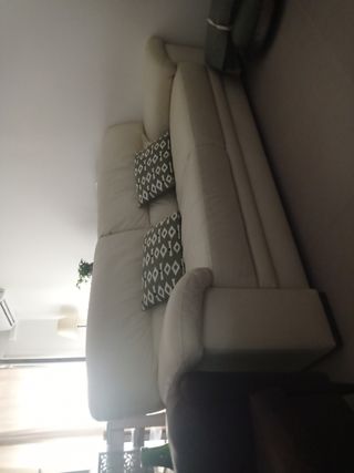 Divano tre posti in pelle bianca