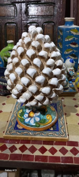 Pigna in ceramica altezza cm 30