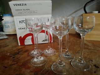 6 bicchieri vodka