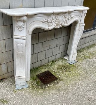 camino in marmo lavorato