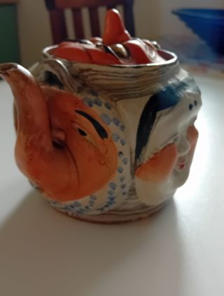 In porcellana tisaniera vintage