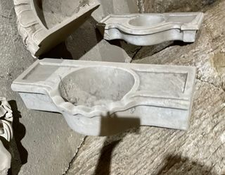 lavabo in marmo lavorato