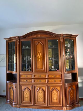 Armadio sala con tavolo allungabile e 6 sedie