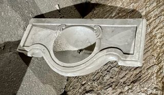 Lavabo in marmo finemente scolpito