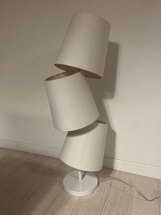 Lampada da terra bianca