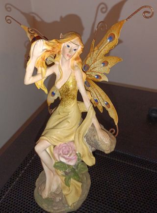 Fata alata in ceramica meravigliosa