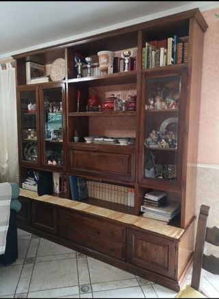 Mobile con vetrinette