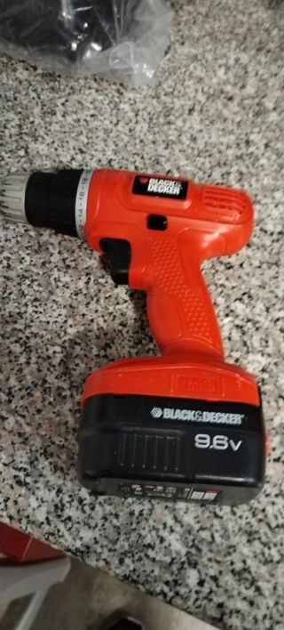 Avvitatore Black & Decker 9.6 v senza caricabatter