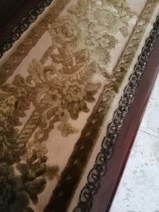 Elegante runner vintage in velluto.