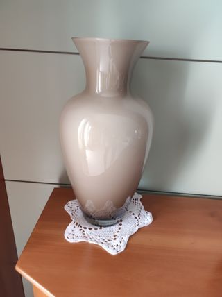 Vaso in vetro lavorato rosa antico