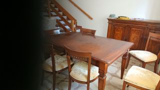 Tavolo con sedie per salotto pregiato