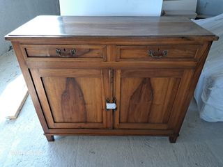 Credenza con vetrina