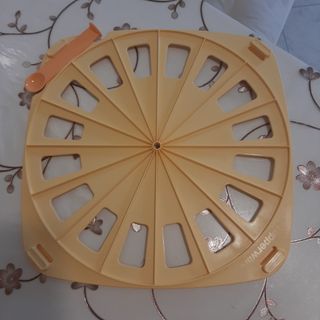 Croissant party Tuppeware