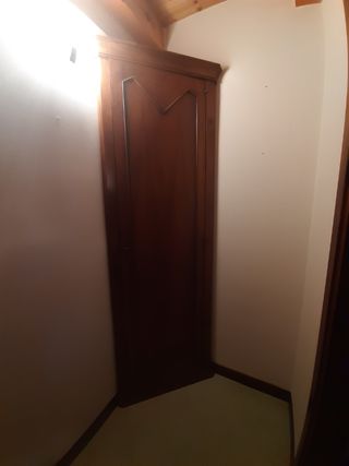 Mobile angoliera in noce massello