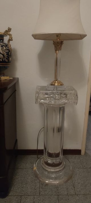 colonna in plexiglass