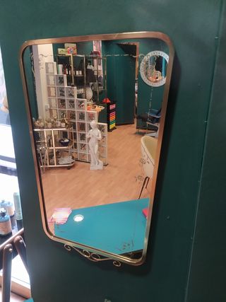 Specchio a scudo in ottone anni 50