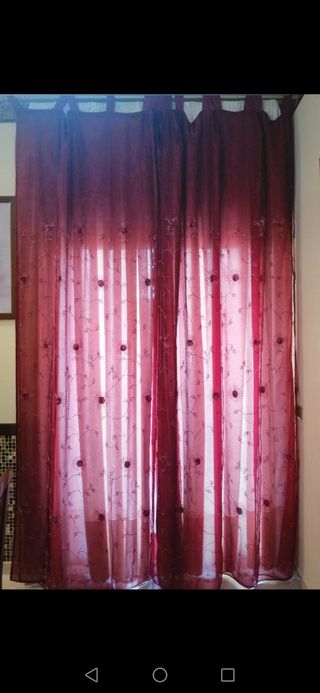 set di tende bordeaux con fiori