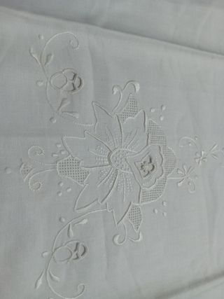 Coppia federe ricamate a mano