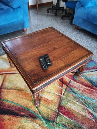 Tavolo etnico in assi di legno