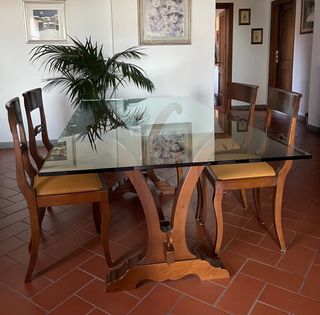 Tavolo da pranzo con sedie