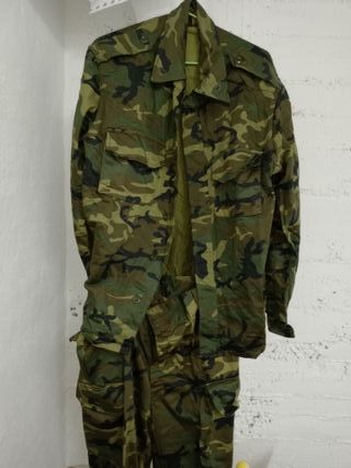 Uniforme mimetizado de campaña del Ejercito. de segunda mano por 15 EUR ...