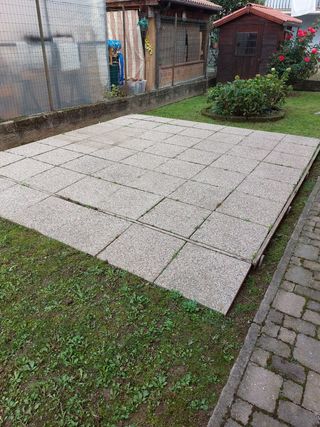 56 Piastrelloni grigliati rosati 50x50