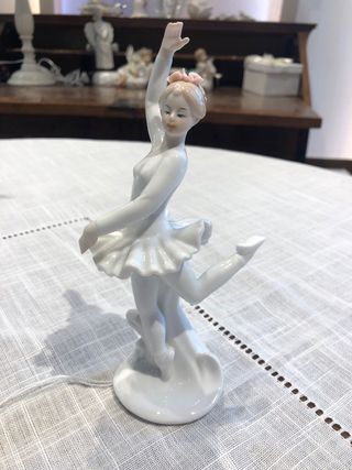 Ballerina ceramica e Capodimonte