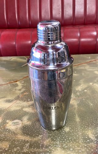 Shaker per cocktail in acciaio