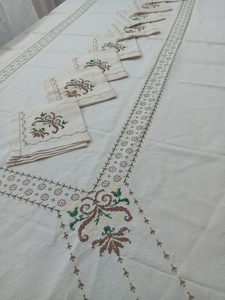 Tovaglia con 8 tovaglioli tirolese lino