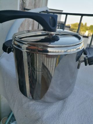 Pentola a pressione Lagostina