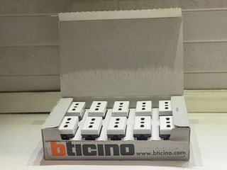 Bticino Axolute HD4180 presa bipasso conf 10 pz