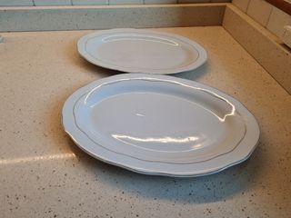 Coppia di vassoi in ceramica