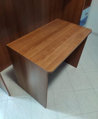 Scrivania in legno