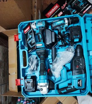 KIT 4 ATTREZZI PROFESSIONALI CON BATTERIE AVVITATO