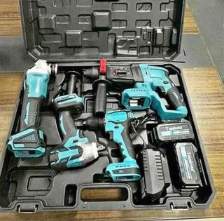 KIT 4 ATTREZZI PROFESSIONALI CON BATTERIE AVVITATO